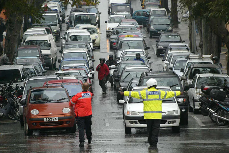 Understanding Traffic Jams: Causes and Solutions for Safe Driving